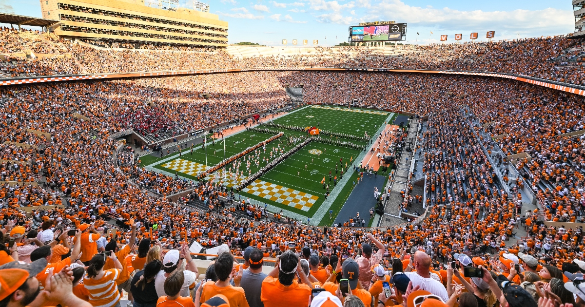 LOOK: Tennessee reveals uniform combination for tonight's matchup vs ...