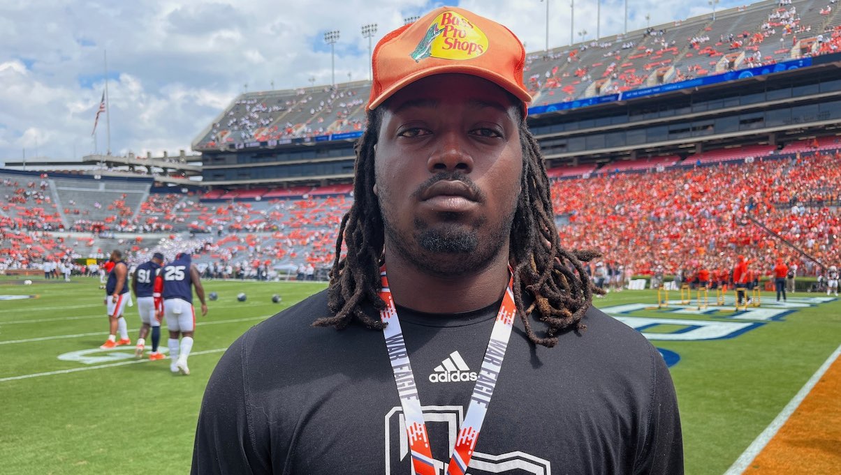Auburn offers former Texas A&M lineman Derick Hunter