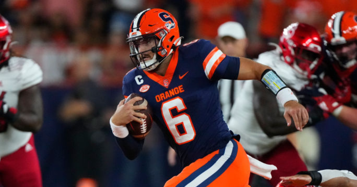 Syracuse quarterback Garrett Shrader leaves game vs Notre Dame with ...