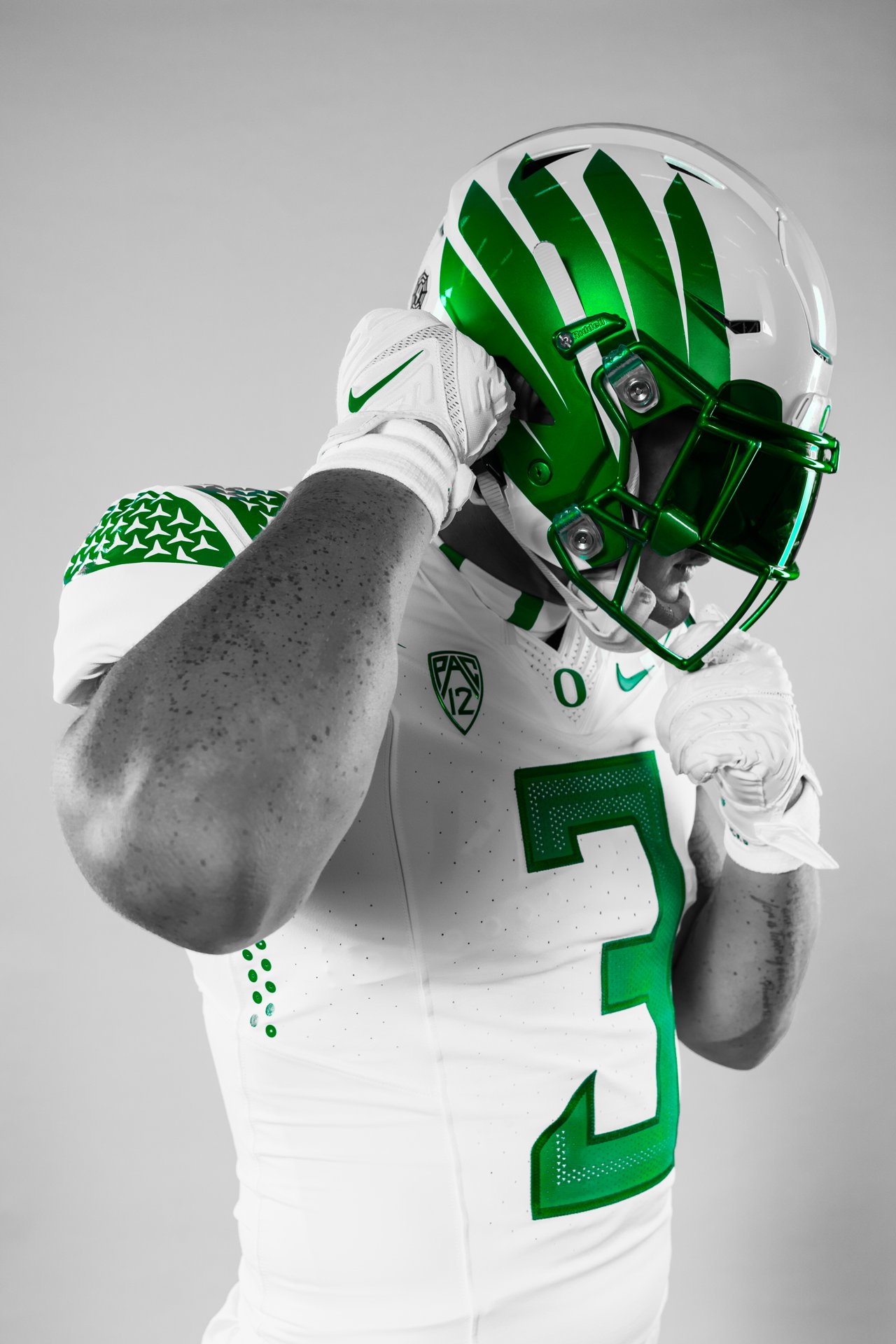 Oregon releases uniform combination ahead of showdown with Washington ...