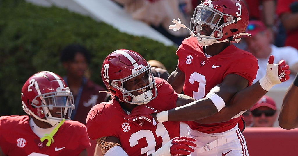WATCH: Alabama players throw coach Travaris Robinson into the cold tub ...