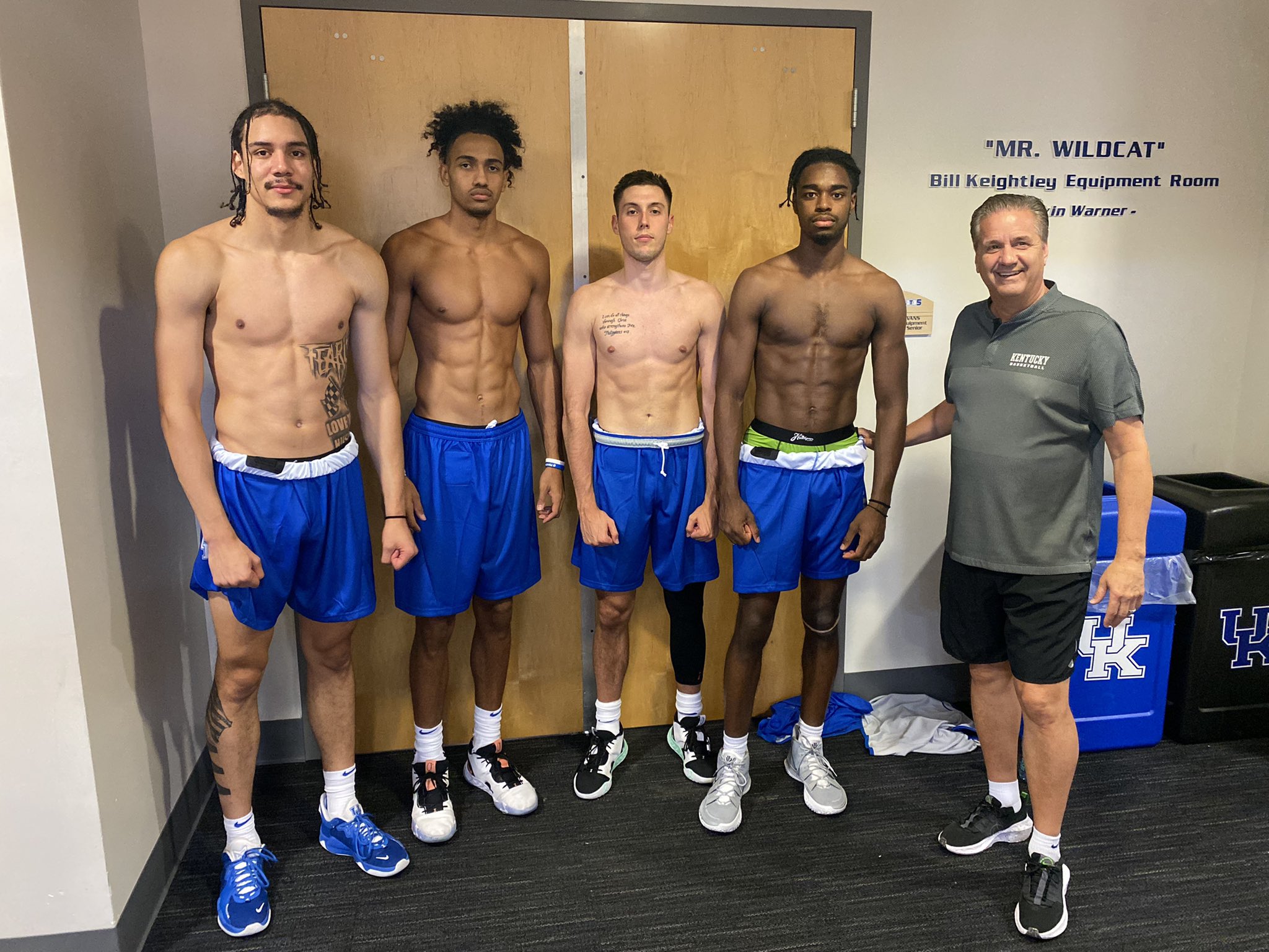 Sights and sounds from Kentucky's first basketball practices of '22-23