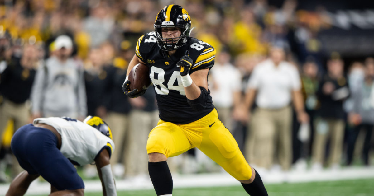 Headline And Bottom Line: On Michigan-Iowa special teams battle, Sam ...