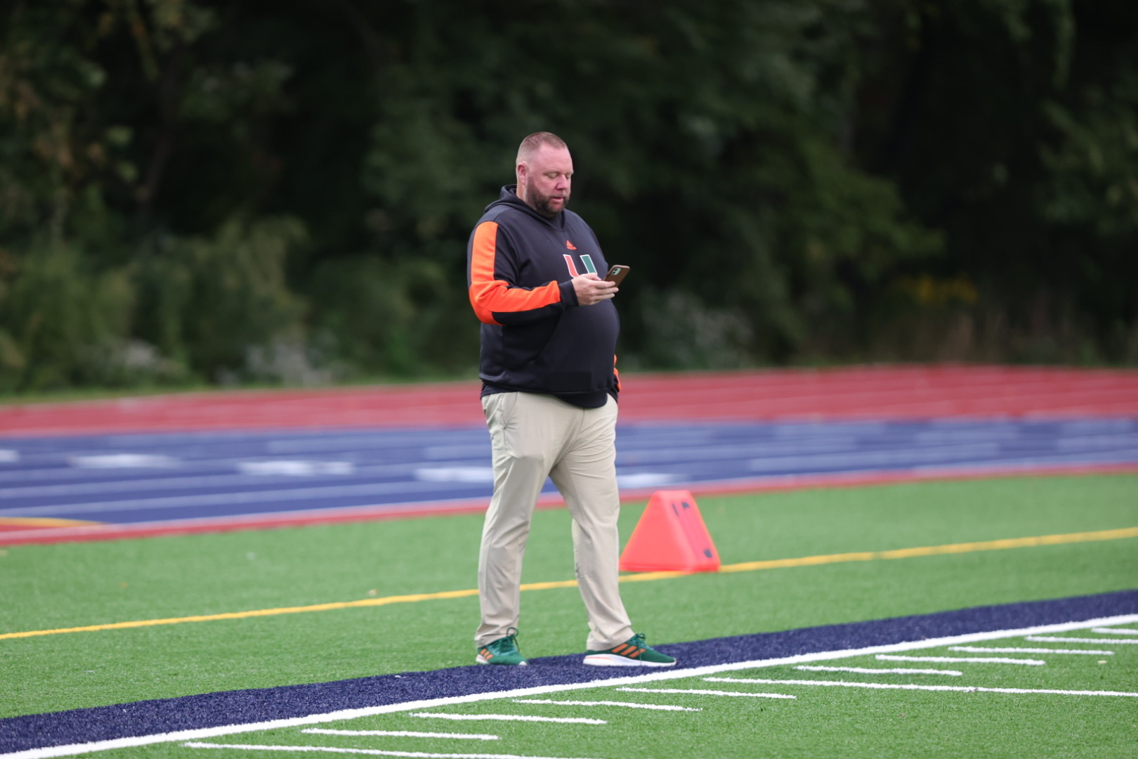 LOOK: Miami tight ends coach Stephen Field at commit's high school game ...