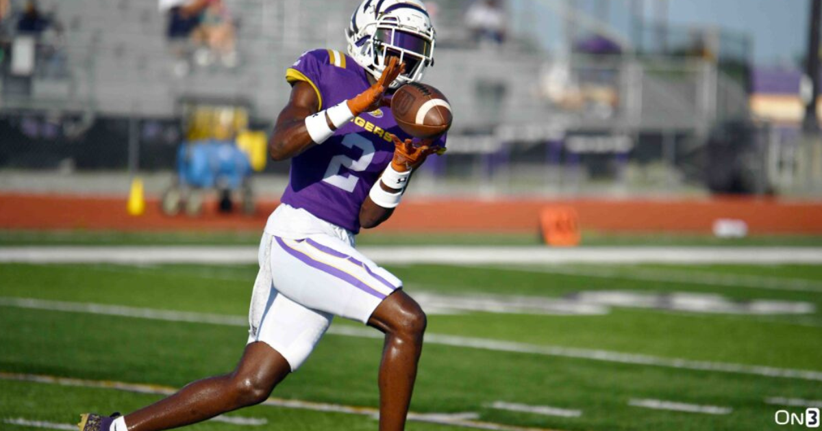 Get to know 2023 Texas commit Derek Williams - On3