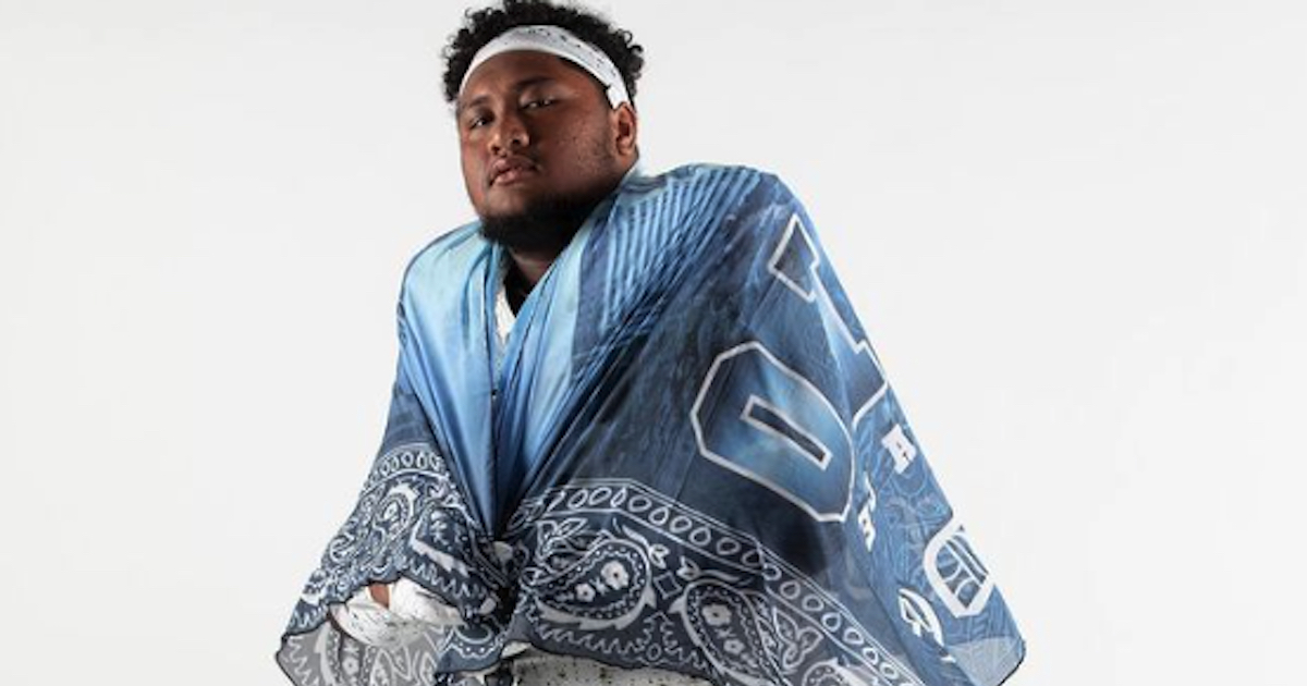 4-star offensive lineman Iapani Laloulu commits to Oregon - On3