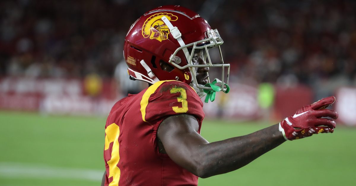 USC star receiver Jordan Addison leaves game, enters medical tent - On3