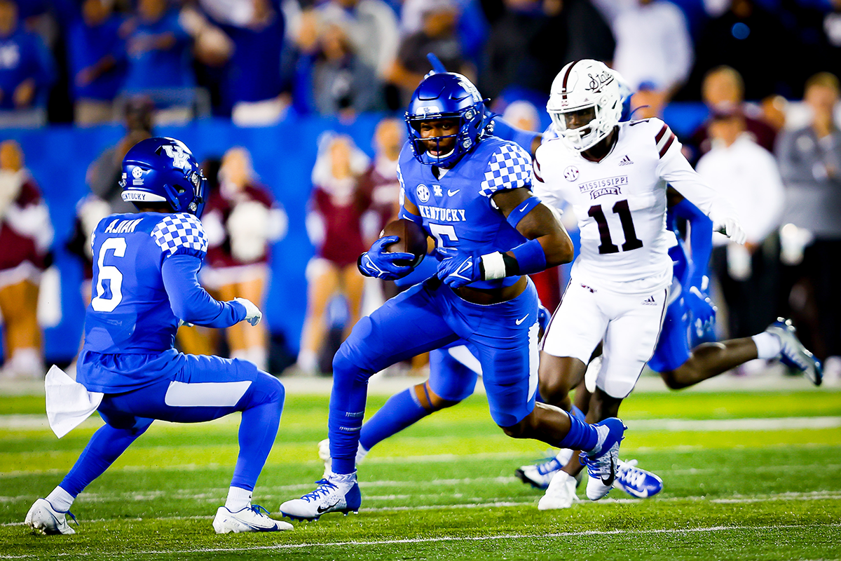 Amateur photographer Rajon Rondo captured DeAndre Square's game ...