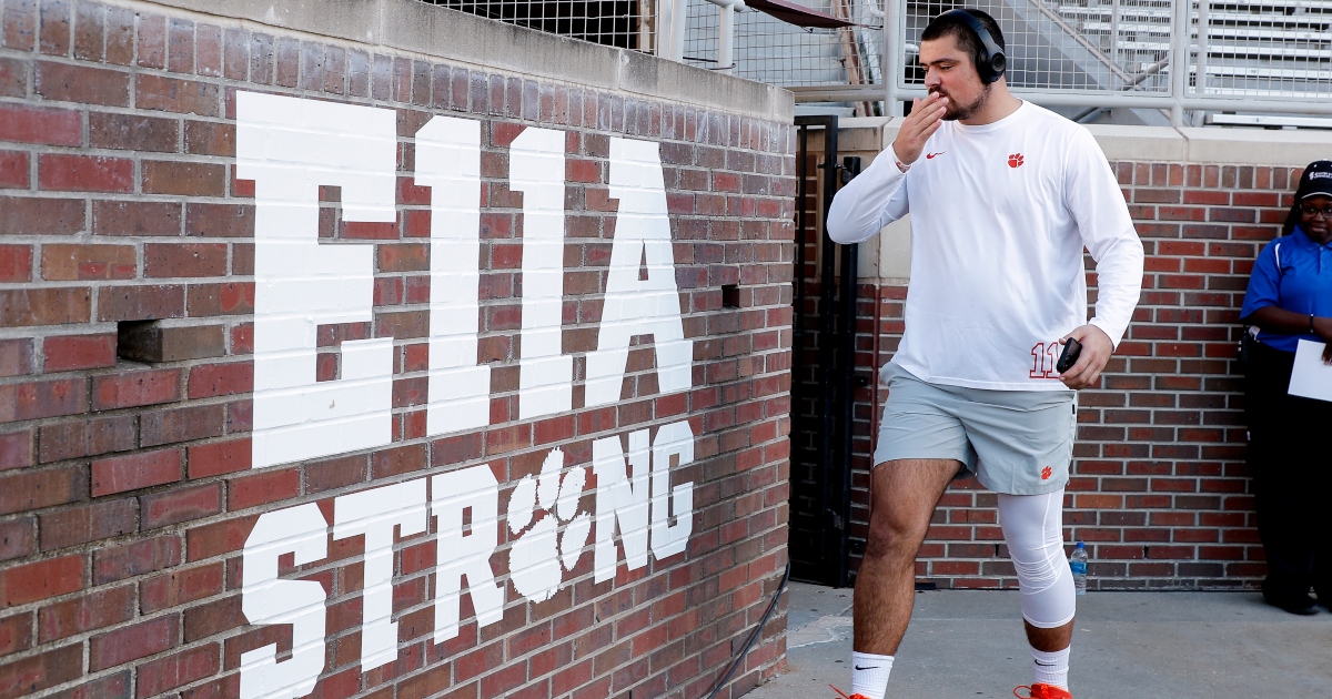 Dino Babers shares how Bryan Bresee's family tragedy impacts him ...