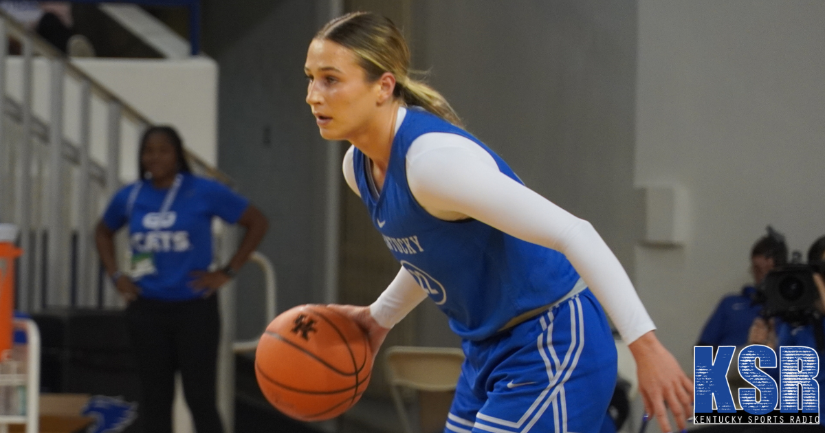 Maddie Scherr shows off point guard skills in Blue-White Game