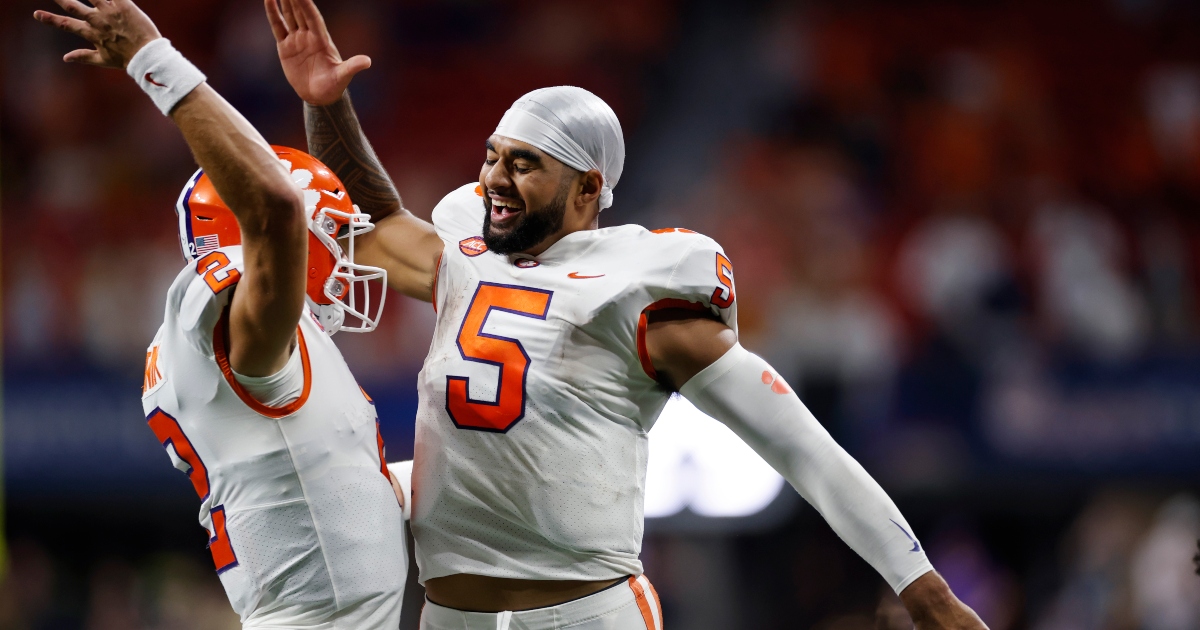 DJ Uiagalelei showers Cade Klubnik with praise after mid-game QB switch ...