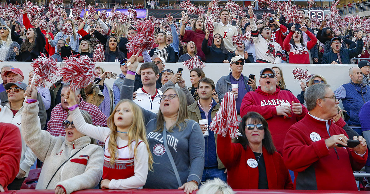 LOOK: Jackson State fan brings 'We Want Bama' sign to College GameDay - On3