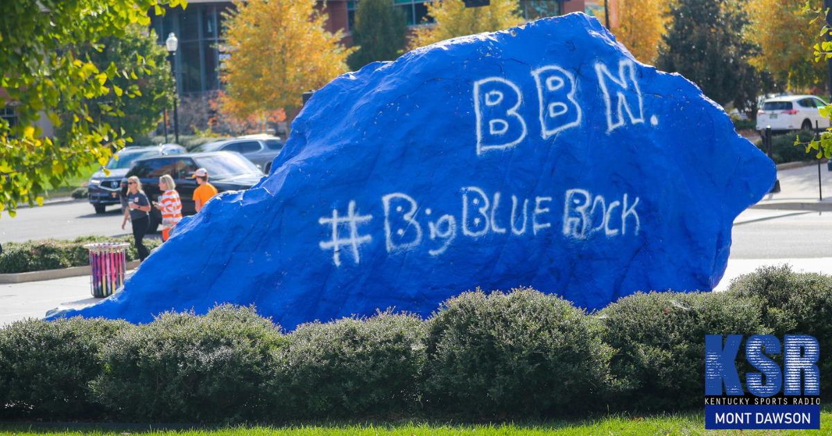 Kentucky Heroes Paint "The Rock" at Tennessee Blue