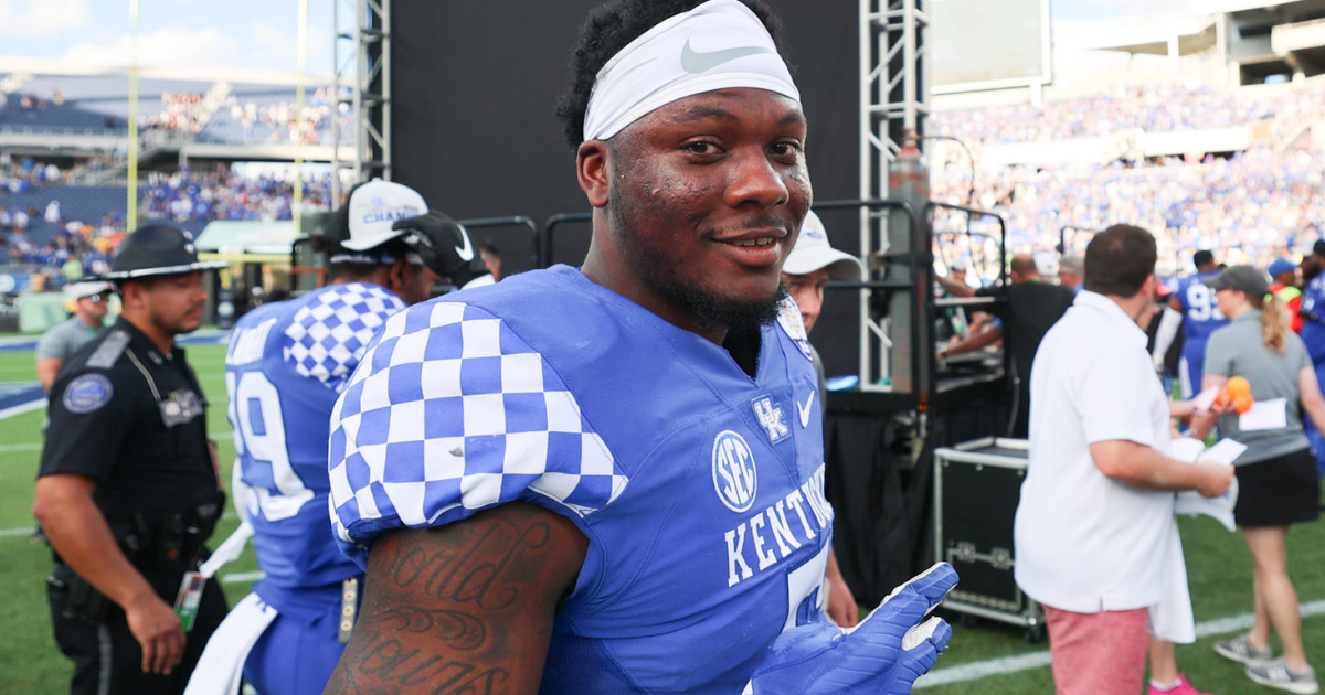 DeAndre Square is a semifinalist for the Butkus Award - On3