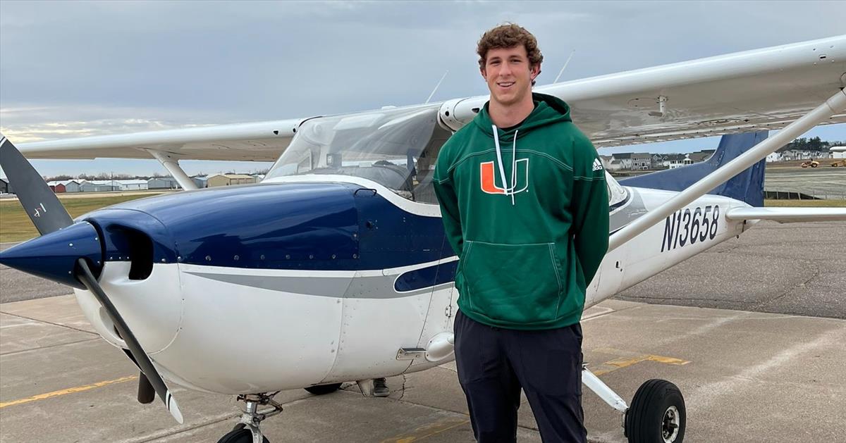 TE commit Jackson Carver flying high, pursuing unique hobby