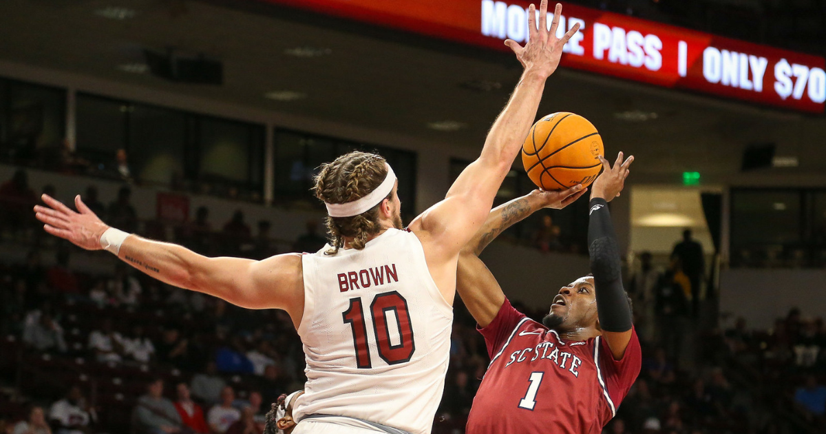 South Carolina edges SC State in season opener