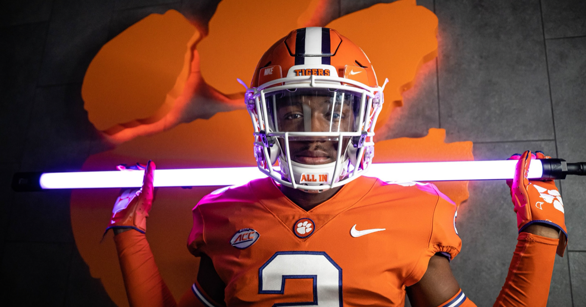 Clemson lands commitment of 2024 four-star CB Tavoy Feagin