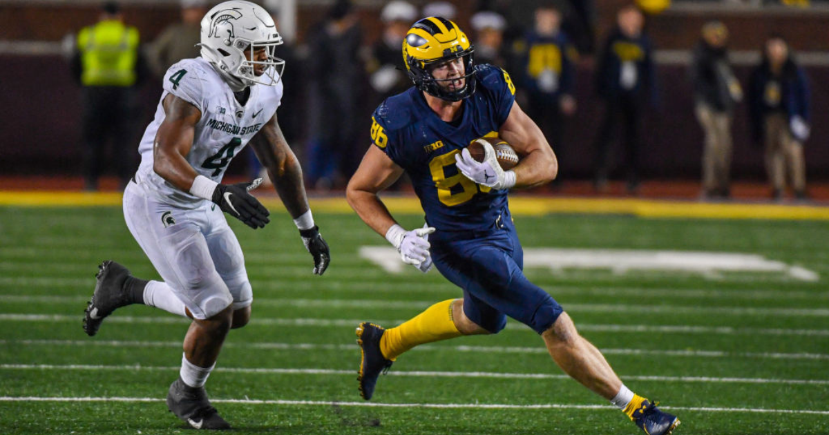 Luke Schoonmaker leaves medical tent, heads to locker room vs. TCU - On3