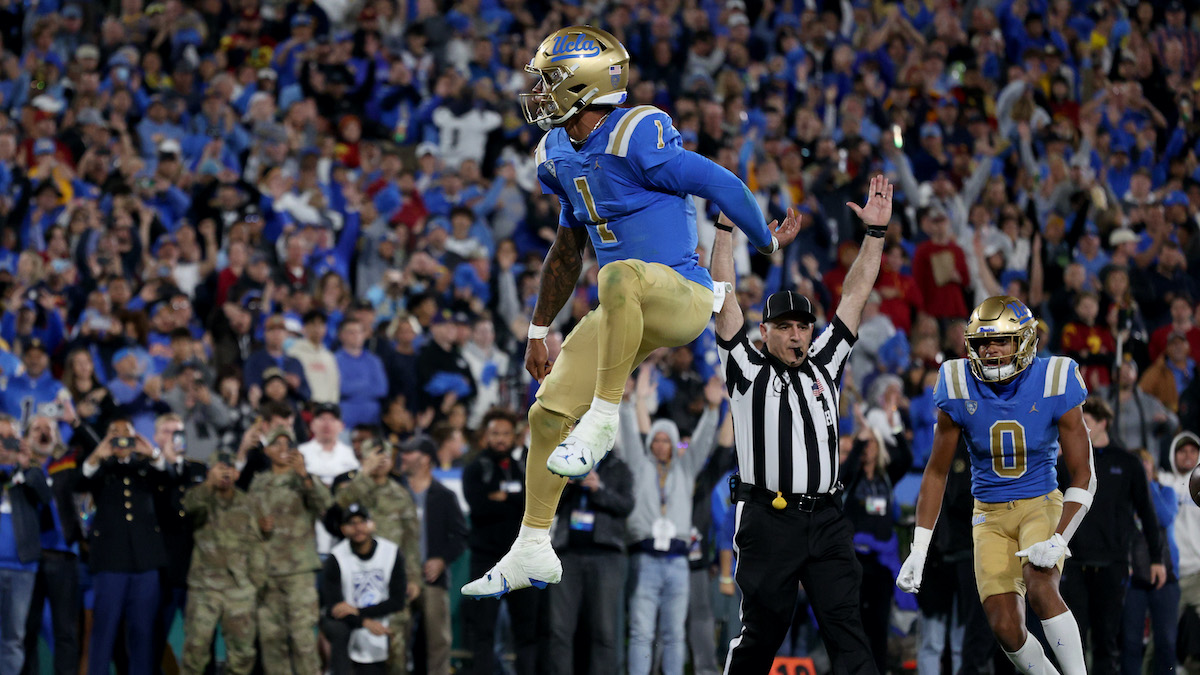 Chip Kelly wants UCLA to 'just keep balling' in second half vs. USC