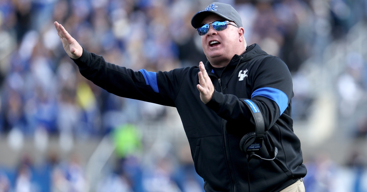 "It's mass chaos." Mark Stoops is re-recruiting his own players in the ...