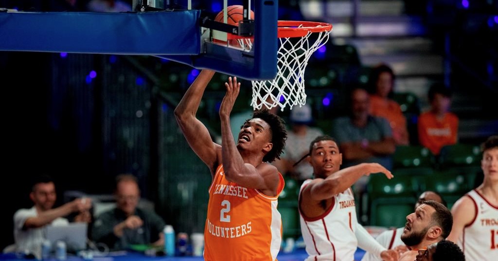Tennessee Basketball: Julian Phillips taking over for Vols