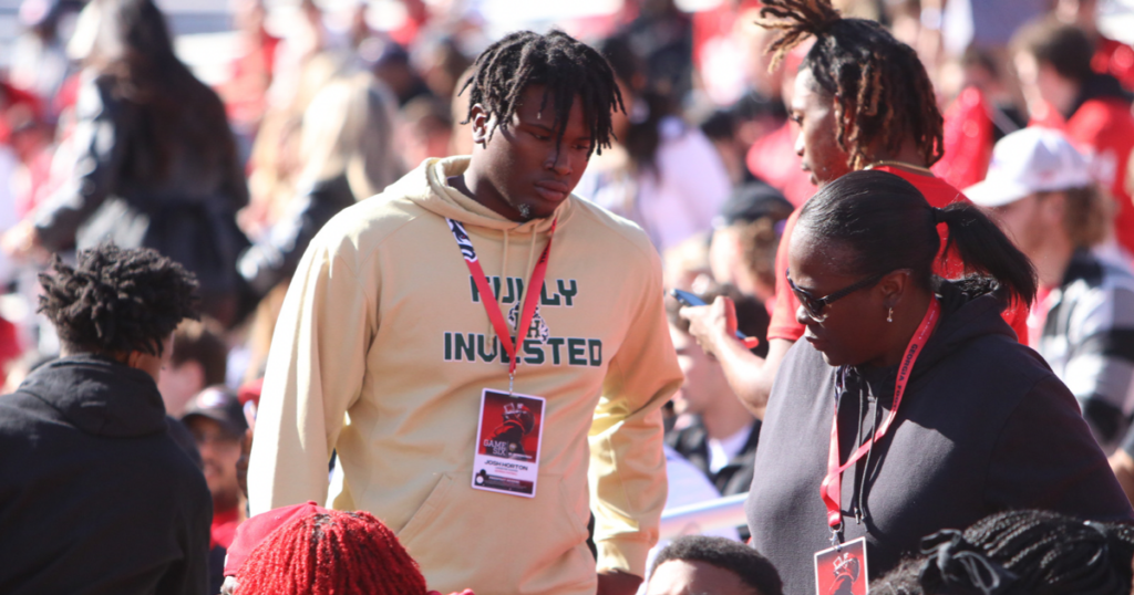 North Carolina DL commit Joshua Horton visiting Georgia