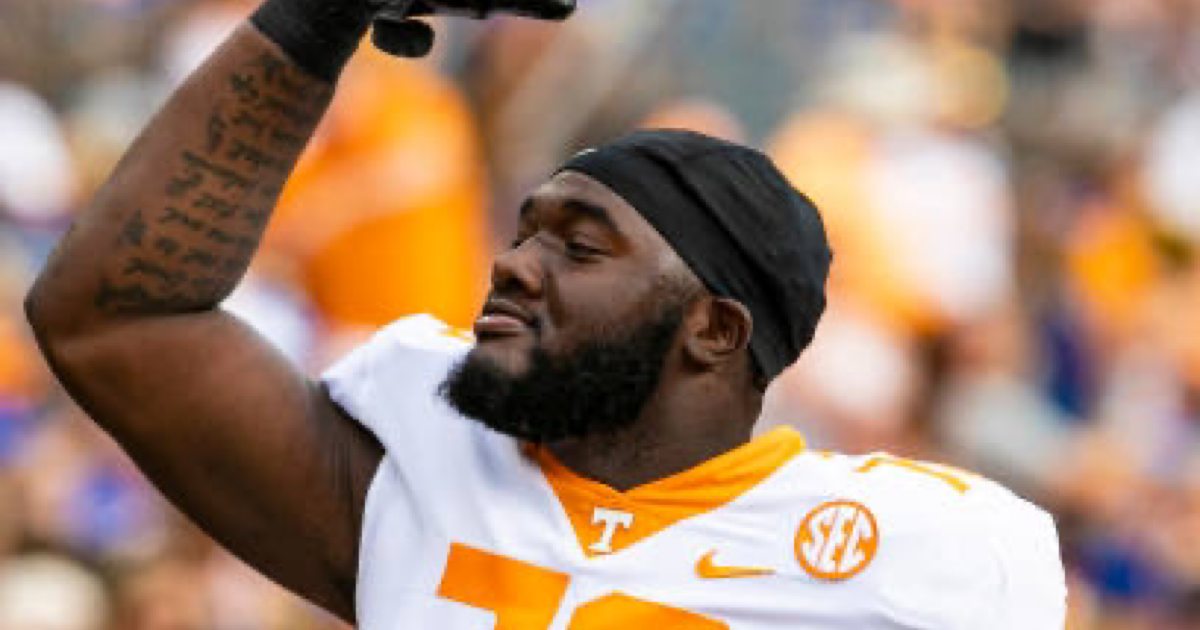 Reserve tackle RJ Perry to enter transfer portal