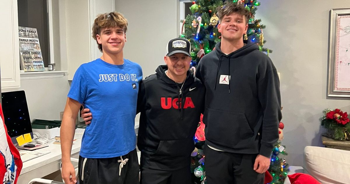 LOOK: Georgia coach visits four-star TE, recent Stanford decommit