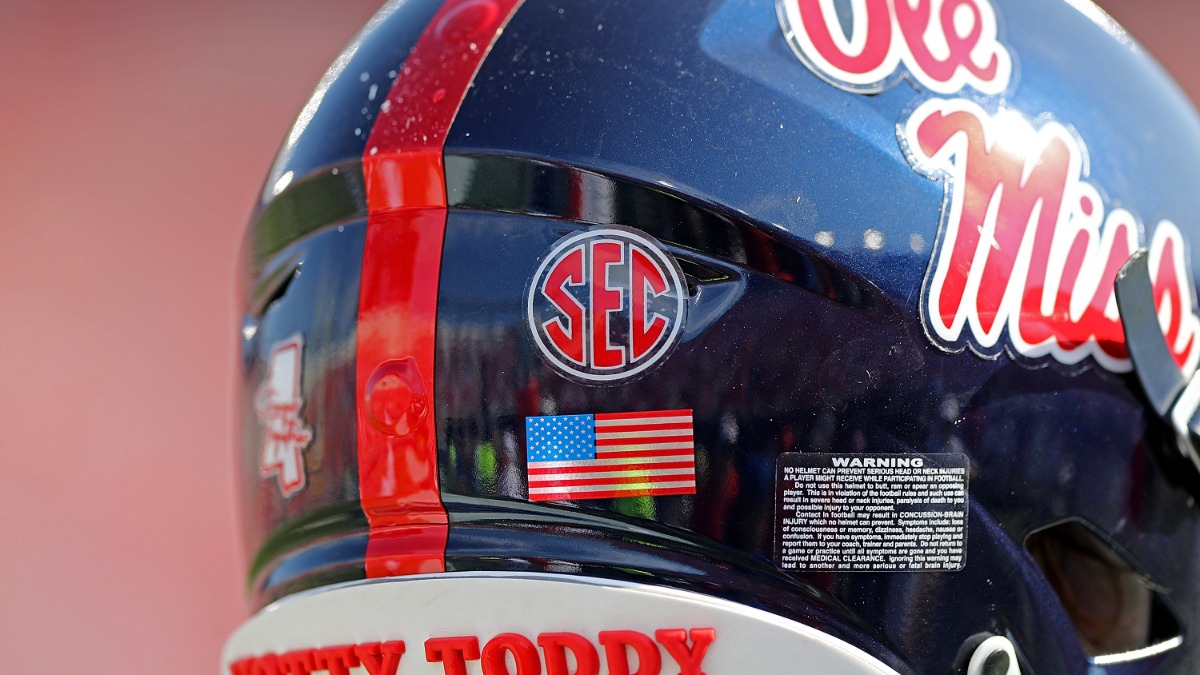 Washington offensive line transfer Victor Curne commits to Ole Miss - On3