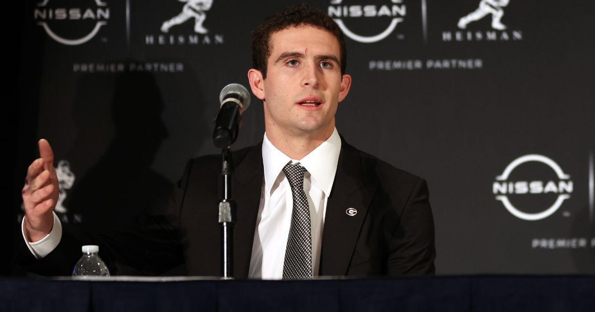 Stetson Bennett keeps walk-on roots close to his heart at Heisman