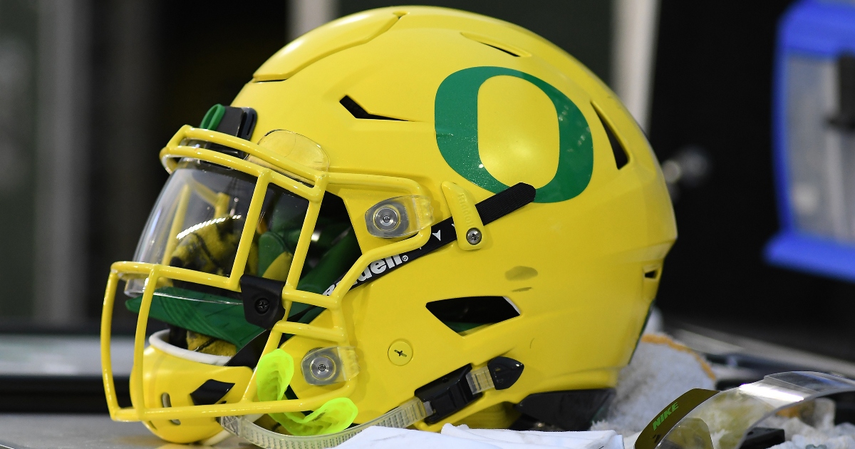 Former Texas offensive lineman Junior Angilau commits to Oregon - On3
