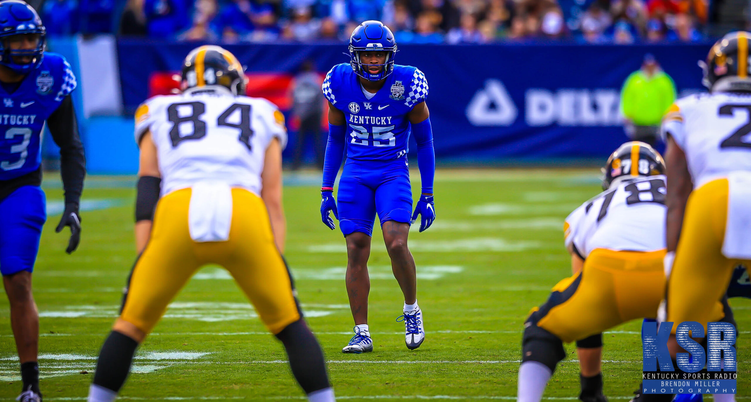 WATCH: Kentucky mics up Jordan Lovett - On3