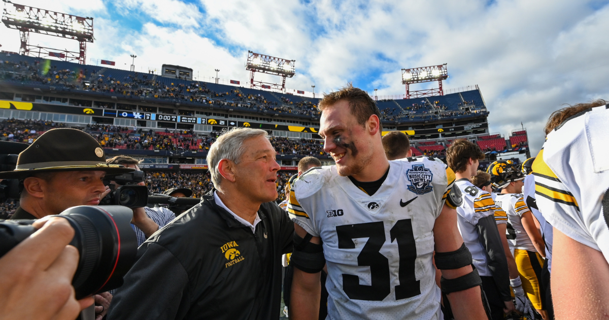 Grandfather of Iowa player Jack Campbell passes away