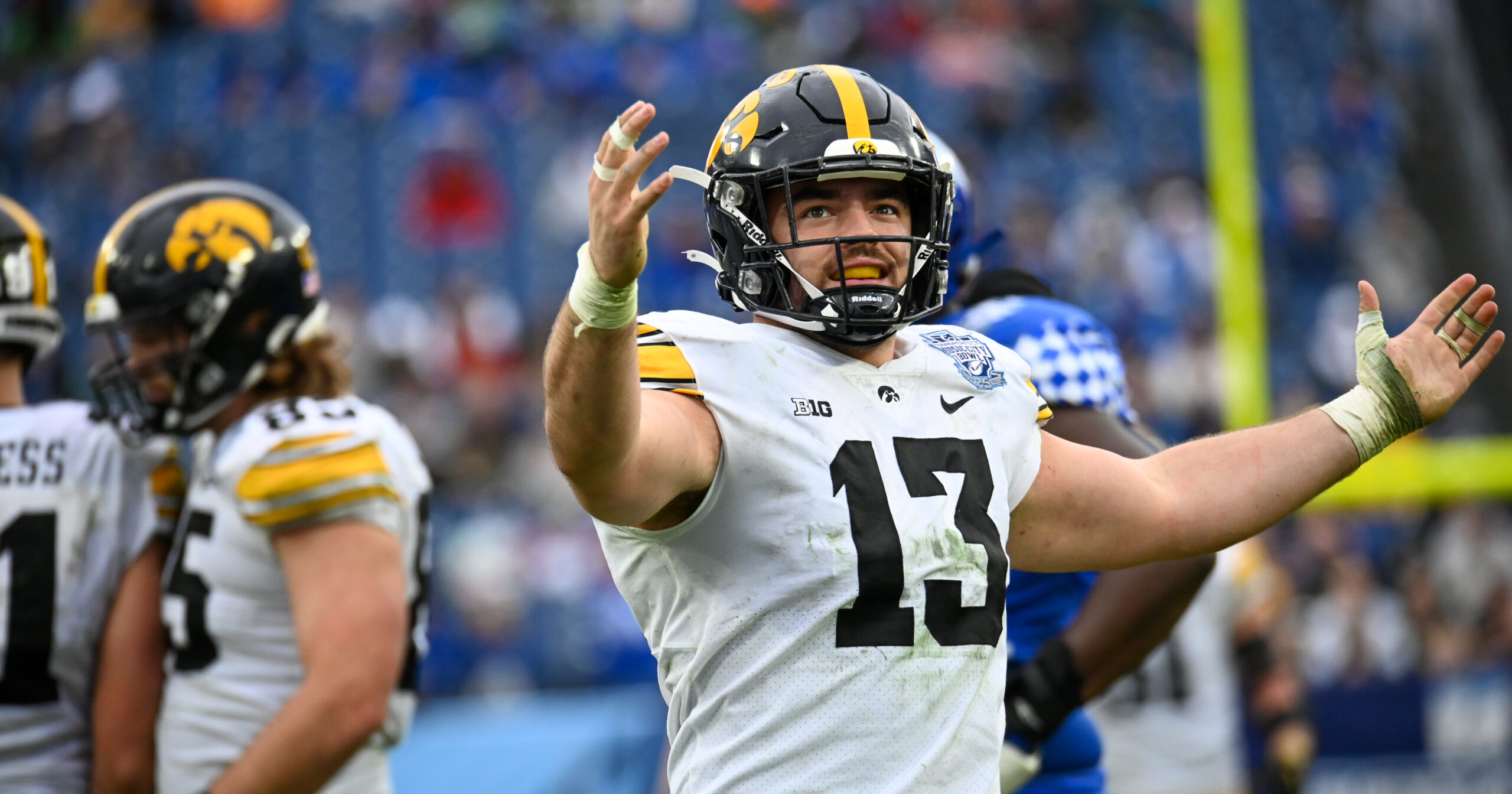 Evans returning to Iowa Football for one more season