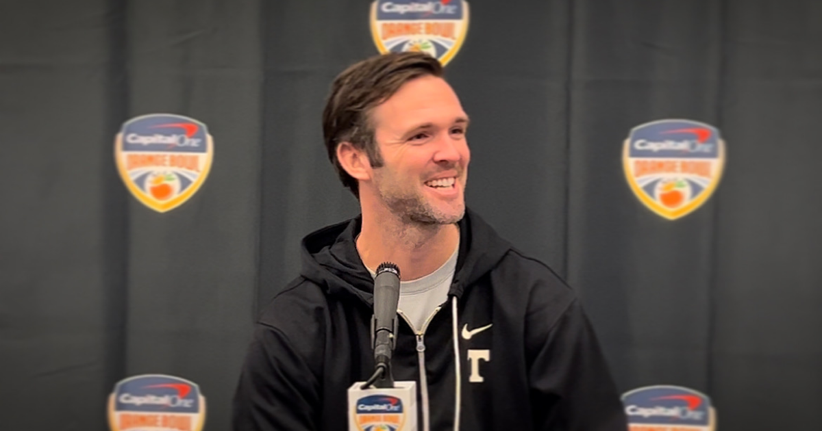 Tennessee promotes Joey Halzle to offensive coordinator