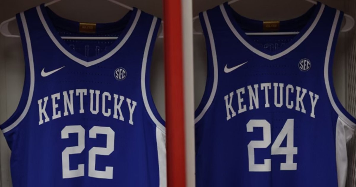LOOK: Kentucky Basketball wearing 1993 Throwback Road Uniforms at ...