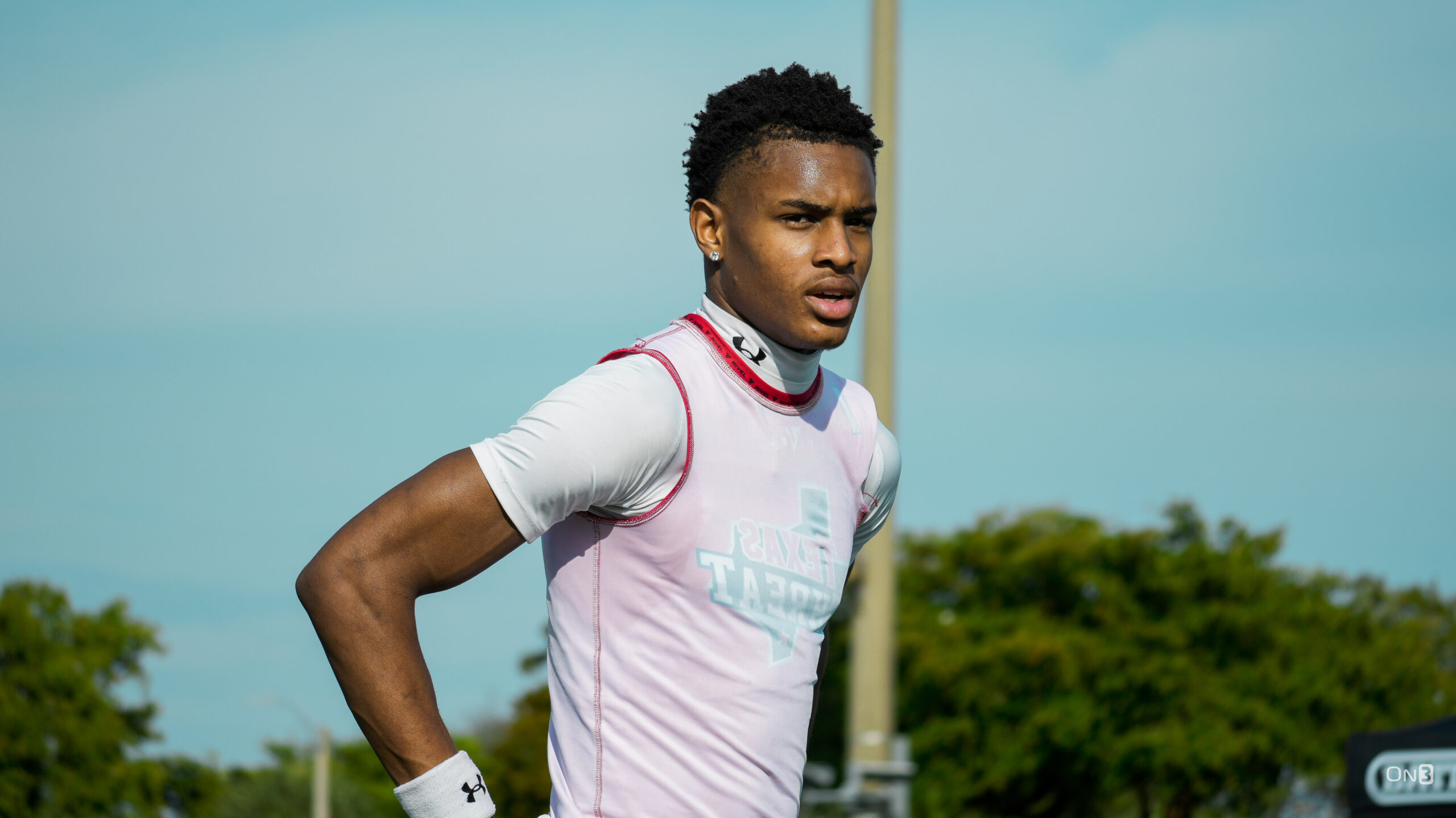 Texas WR Dozie Ezukanma has strong ties to Miami, talks early ...