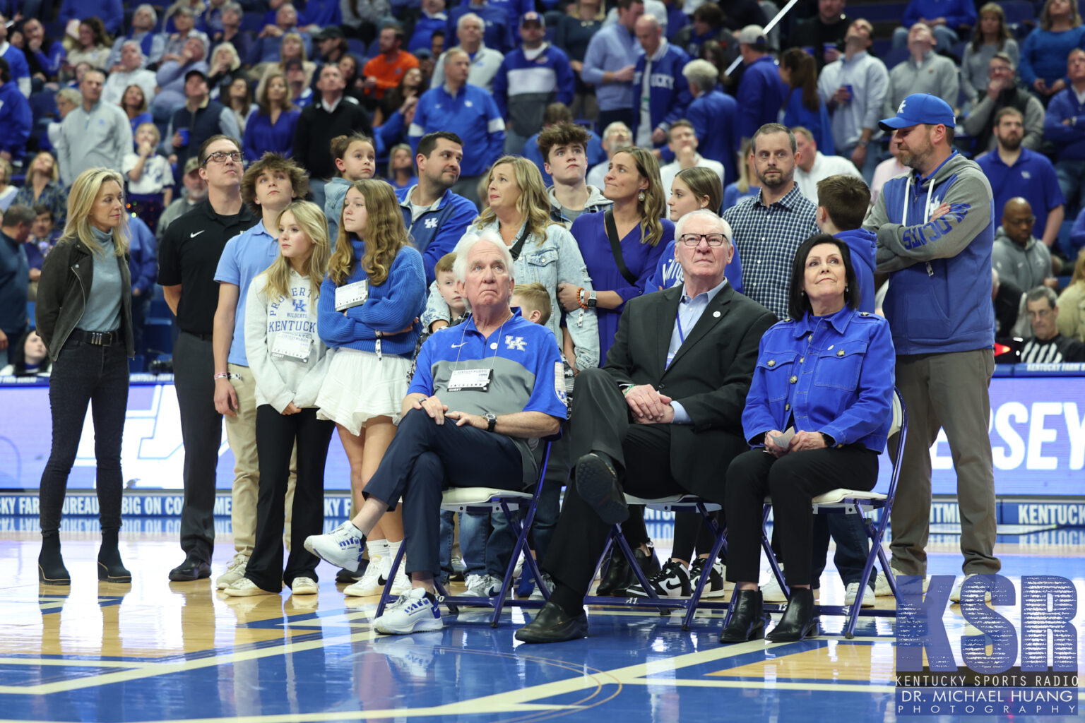 WATCH: Kentucky raises Mike Pratt's jersey to the Rupp Arena rafters - On3