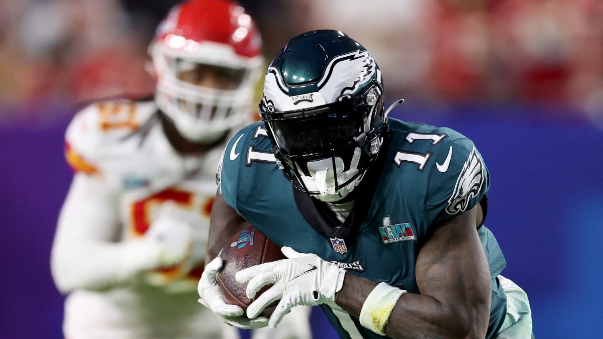 LOOK: AJ Brown put on in Super Bowl LVII