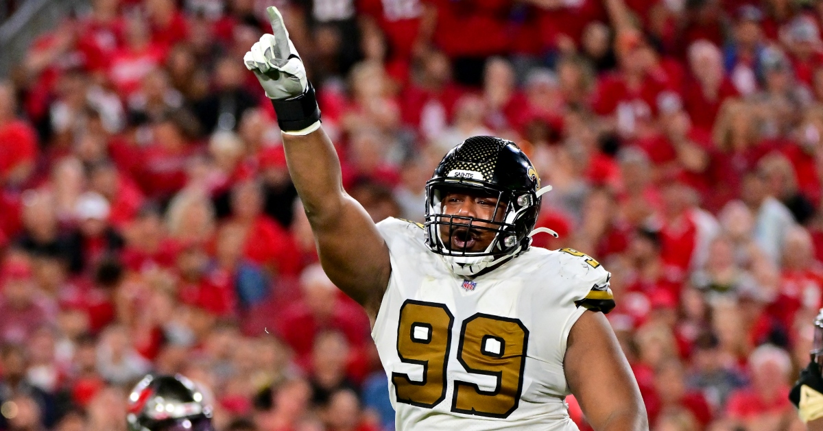 NFL Free agency: Shy Tuttle signs with Carolina Panthers