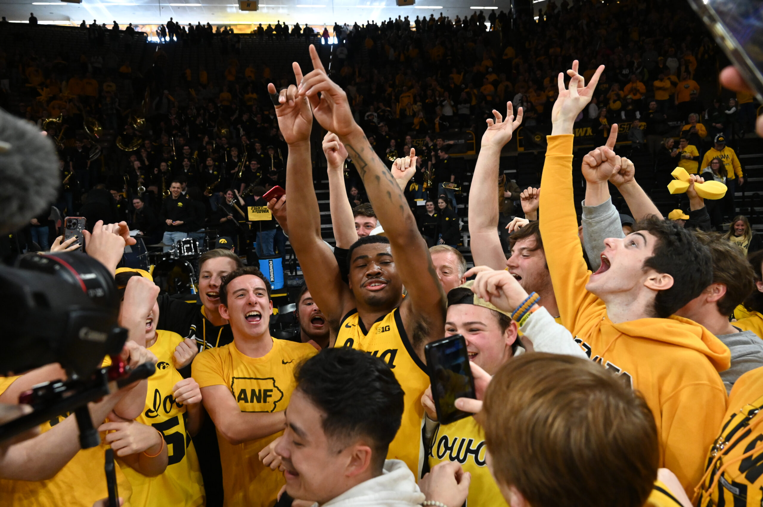 Watch: Hawkeyes comeback victory