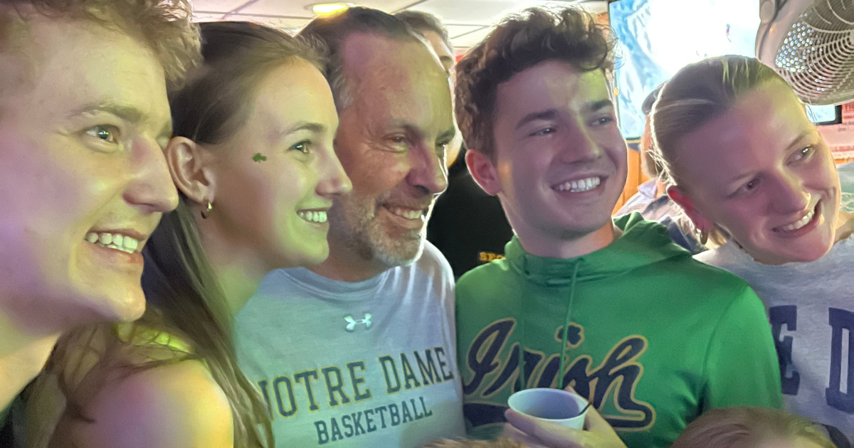 Sights, sounds from Notre Dame coach Mike Brey at The Linebacker