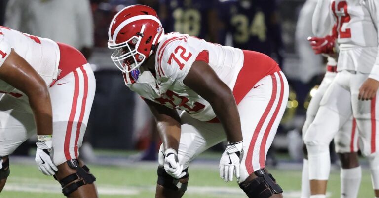 Deandre Carter, 4-star OL, signs Letter of Intent with Auburn