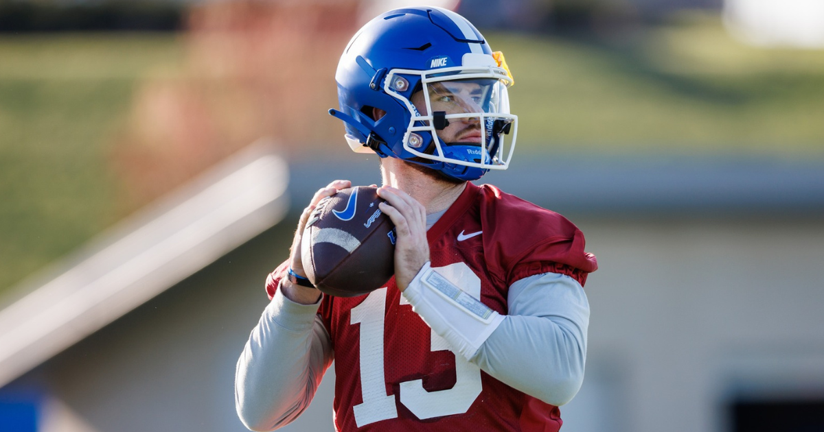 Mark Stoops says Devin Leary is 'earning' leadership with Kentucky - On3