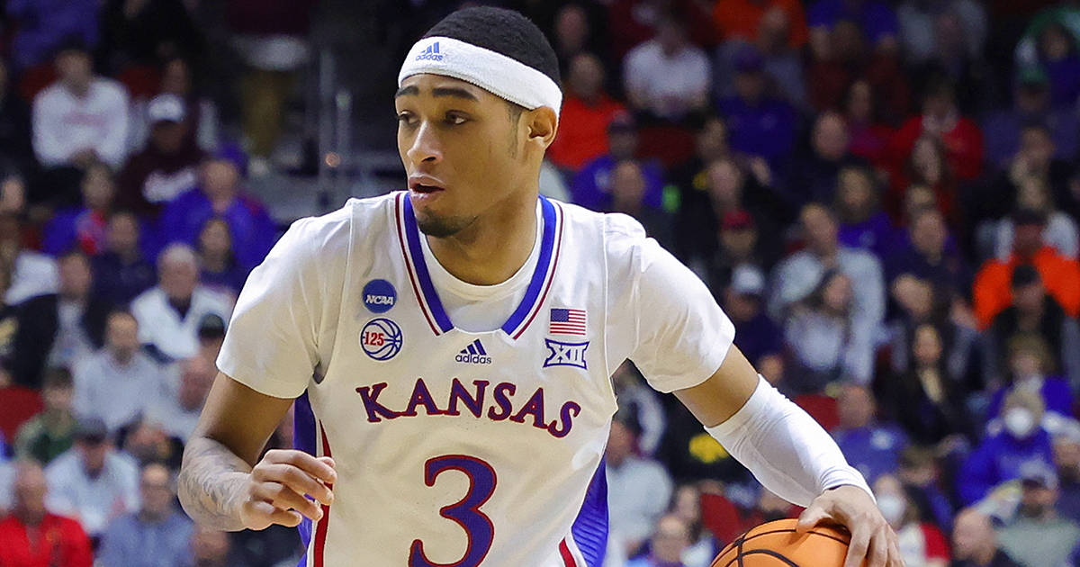 Dajuan Harris leaves Kansas vs. Arkansas following awful-looking injury ...