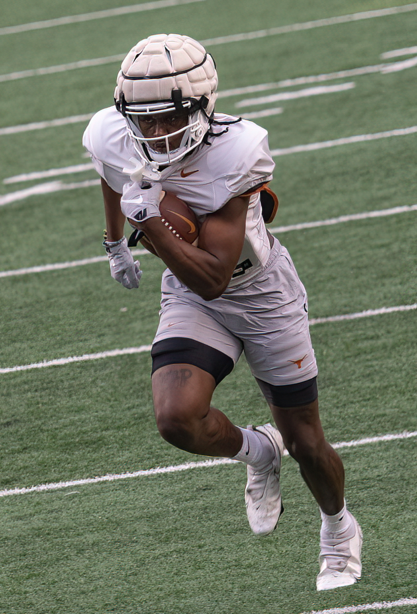 Photo Gallery: Texas practices at DKR after spring break pause - On3