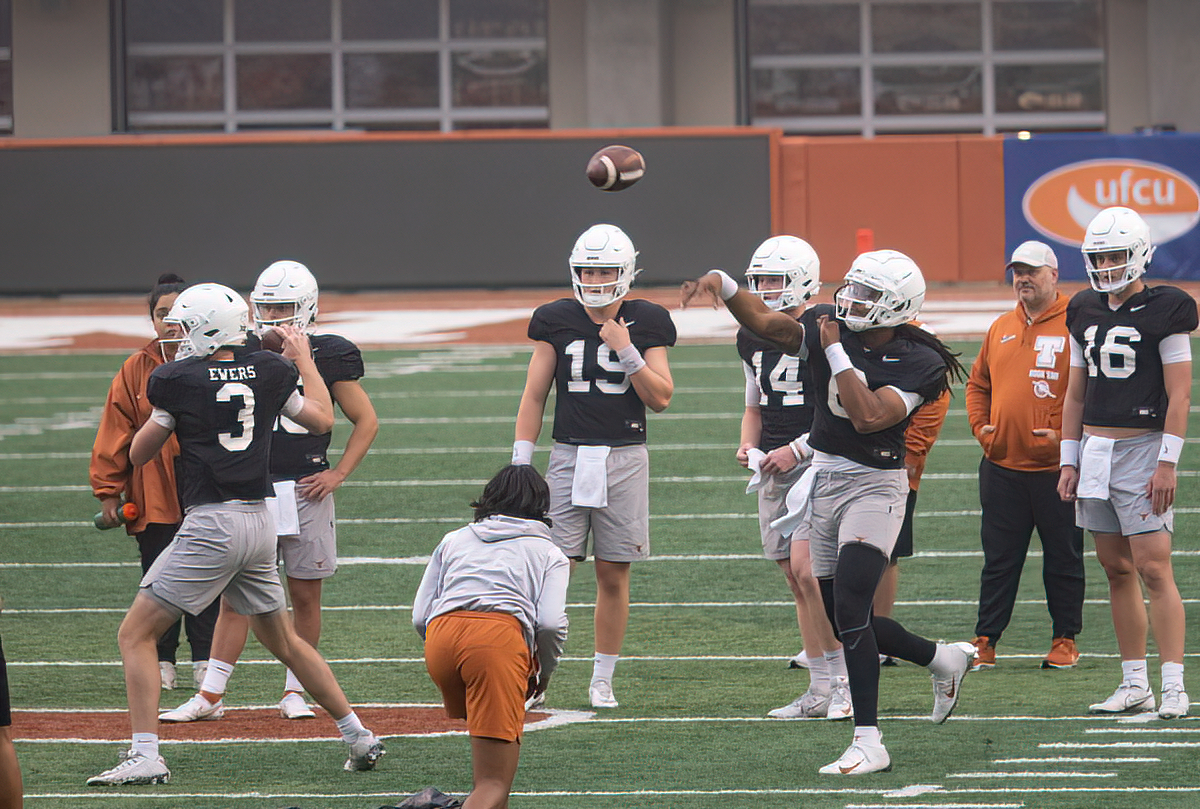 Photo Gallery: Texas practices at DKR after spring break pause - On3