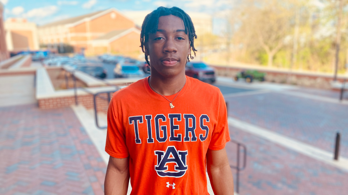 4-star DB Jayden Lewis reopens recruitment