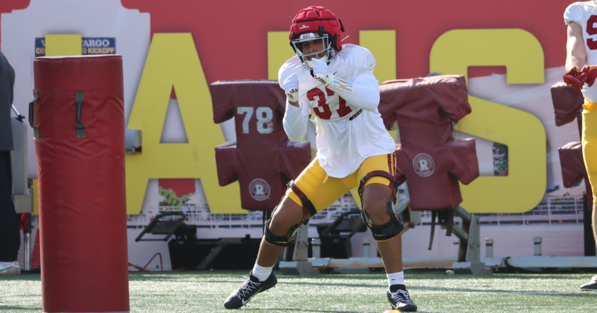 USC Developing Devan Thompkins on the Defensive Line - On3