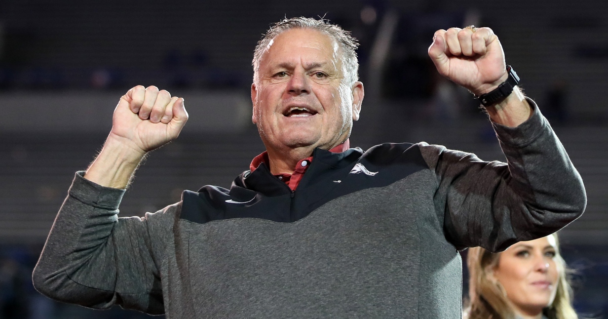 Sam Pittman commends Arkansas receivers' pass-catching - On3